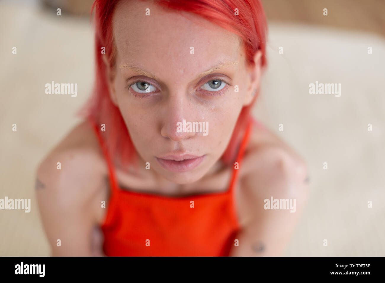 Grey and miserable hi-res stock photography and images - Alamy