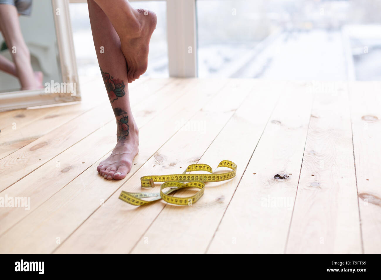 Skinny body anorexic hi-res stock photography and images - Alamy