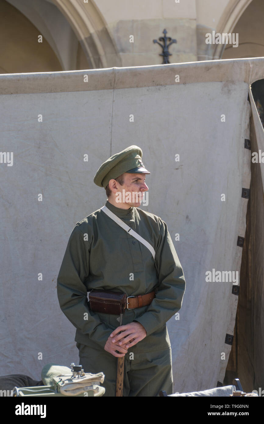 Battle dress uniform hi-res stock photography and images - Alamy