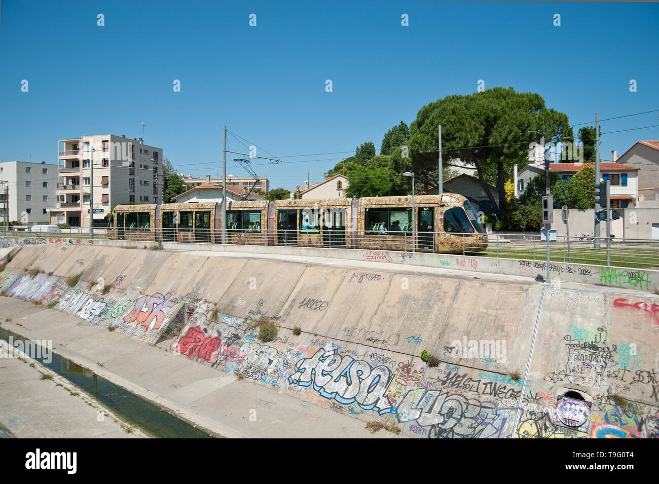 Montpellier, moderne Tramway Linie 4, Fahrzeugdesign von Christian ...
