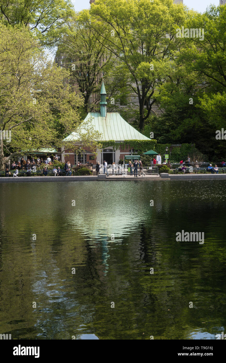 Conservatory Water in Central Park, New York City Stock Photo - Alamy