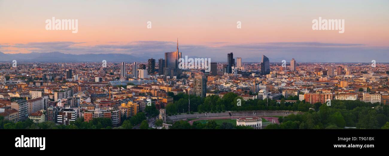 Milano sunset panoramic hi-res stock photography and images - Alamy