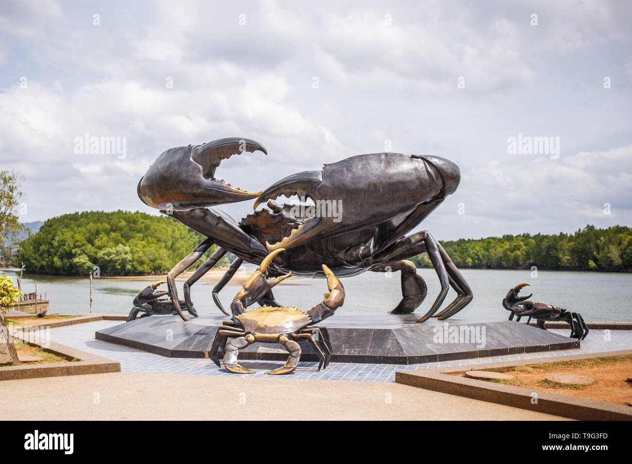 Statue crabs in krabi symbol hi-res stock photography and images - Alamy