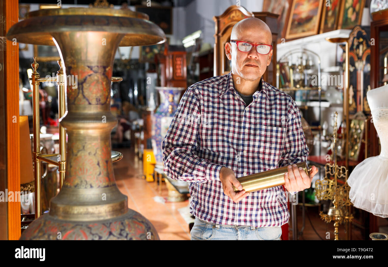 The antique collector hi-res stock photography and images - Alamy