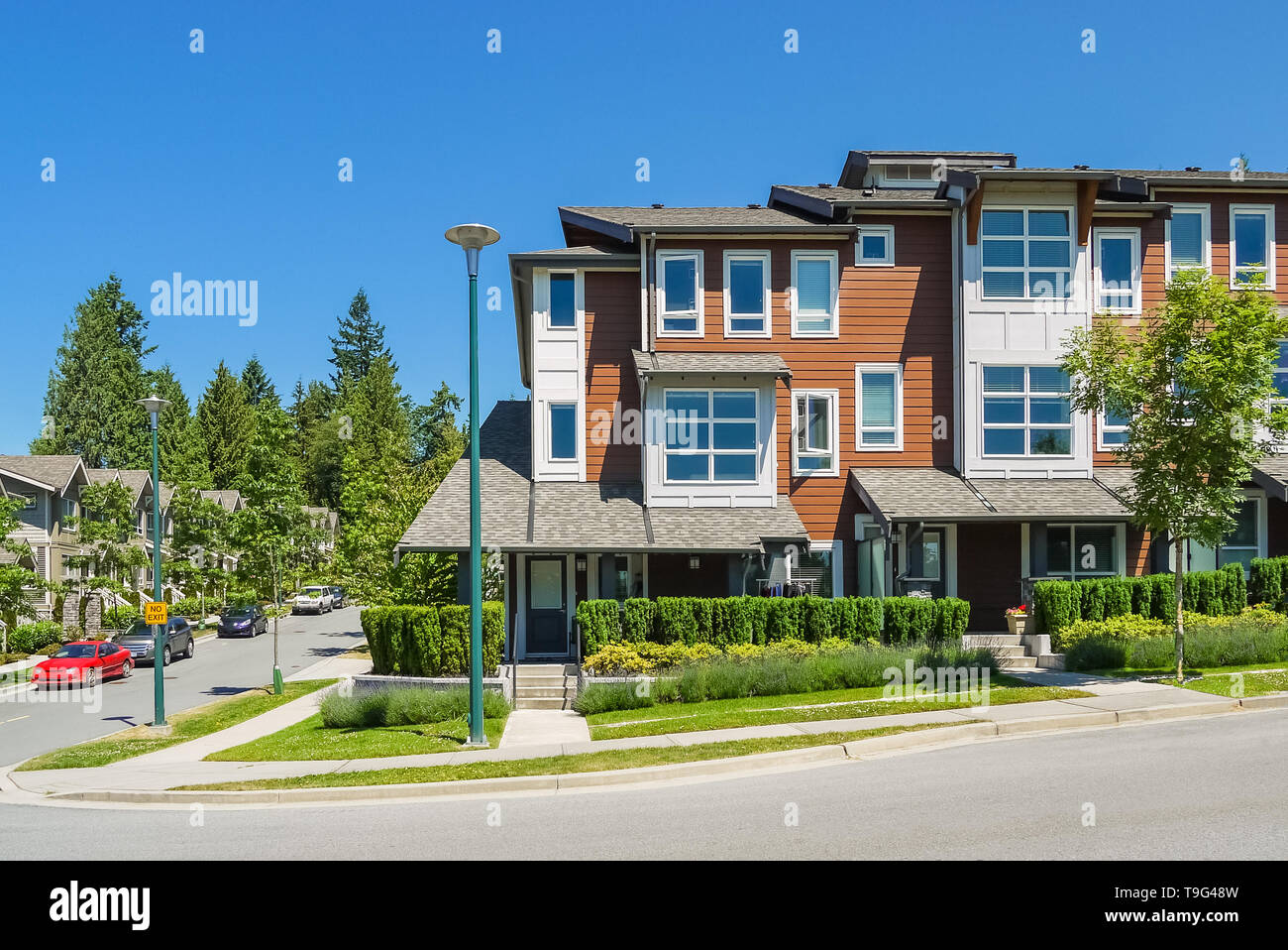 Residence corner hi-res stock photography and images - Alamy