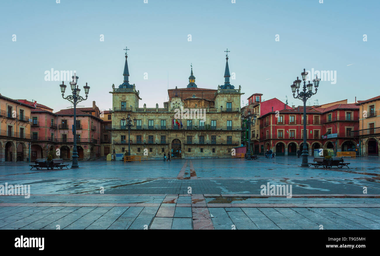 Spanish gothic architecture hi-res stock photography and images - Alamy