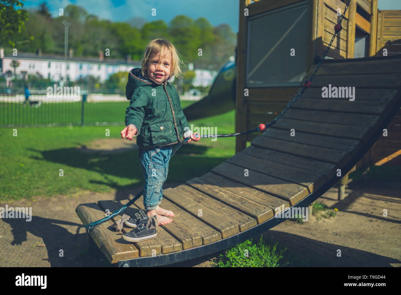 Climbing barefoot hi-res stock photography and images - Alamy