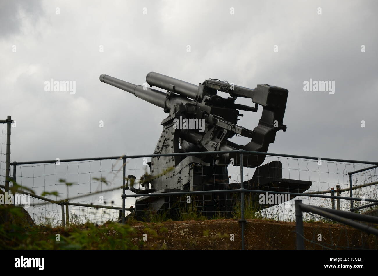 Qf 3 7 inch gun hi-res stock photography and images - Alamy