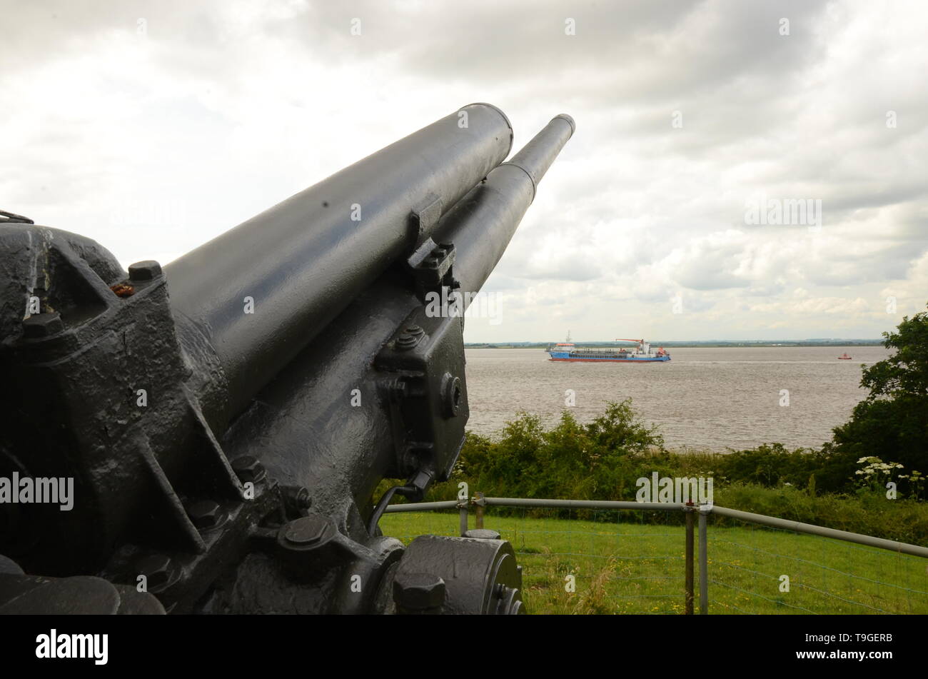 Qf 3 7 inch hi-res stock photography and images - Alamy