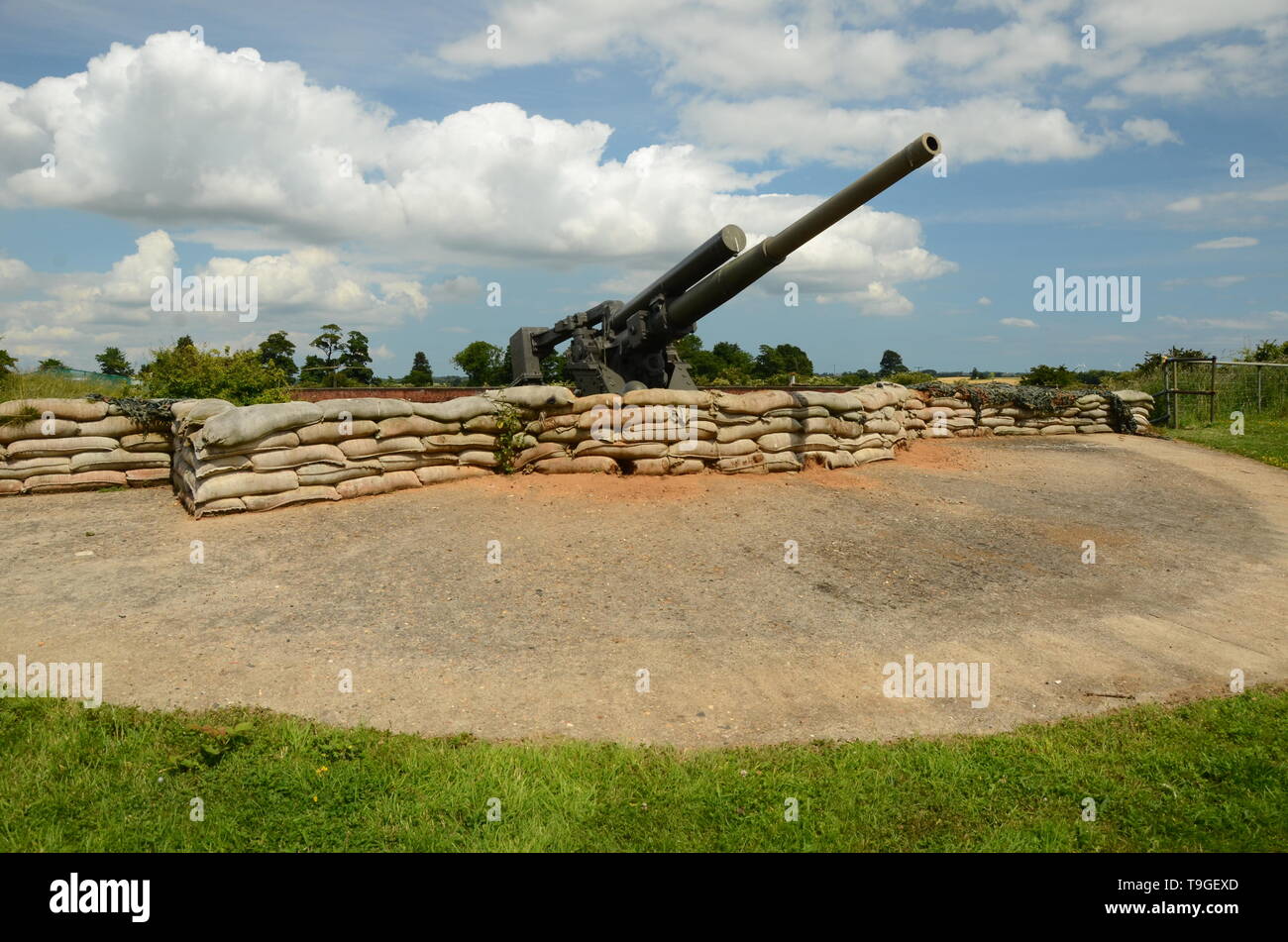 Ww1 and ww2 gun battery hi-res stock photography and images - Alamy