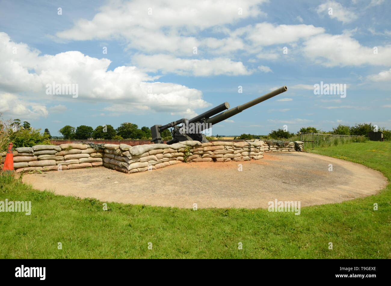 Qf 3 7 inch gun hi-res stock photography and images - Alamy