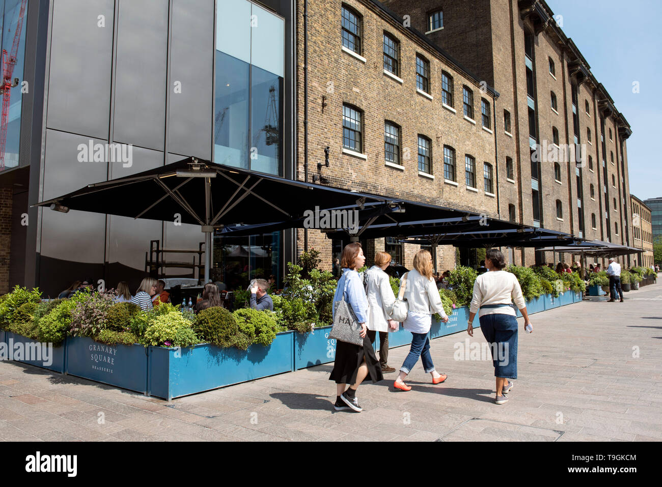 Granary square kings cross london hi-res stock photography and images ...