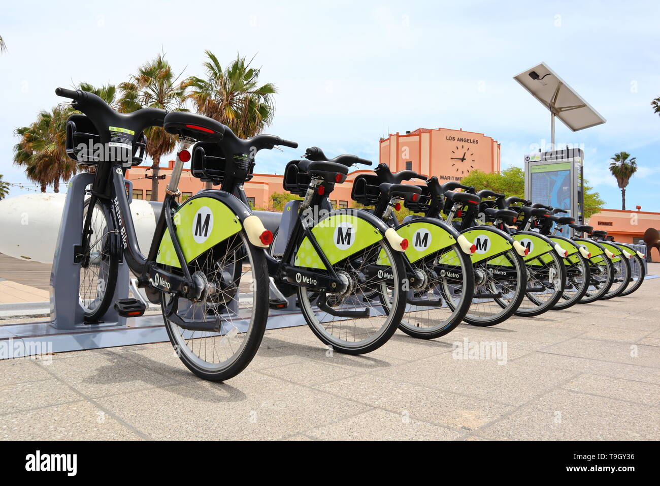 Los angeles metro bike share hi-res stock photography and images - Alamy