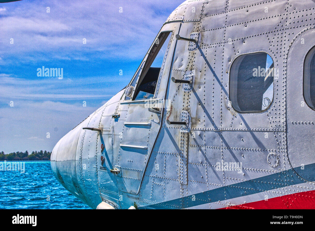 This unique photo shows a standing seaplane in the Maldives. you can ...