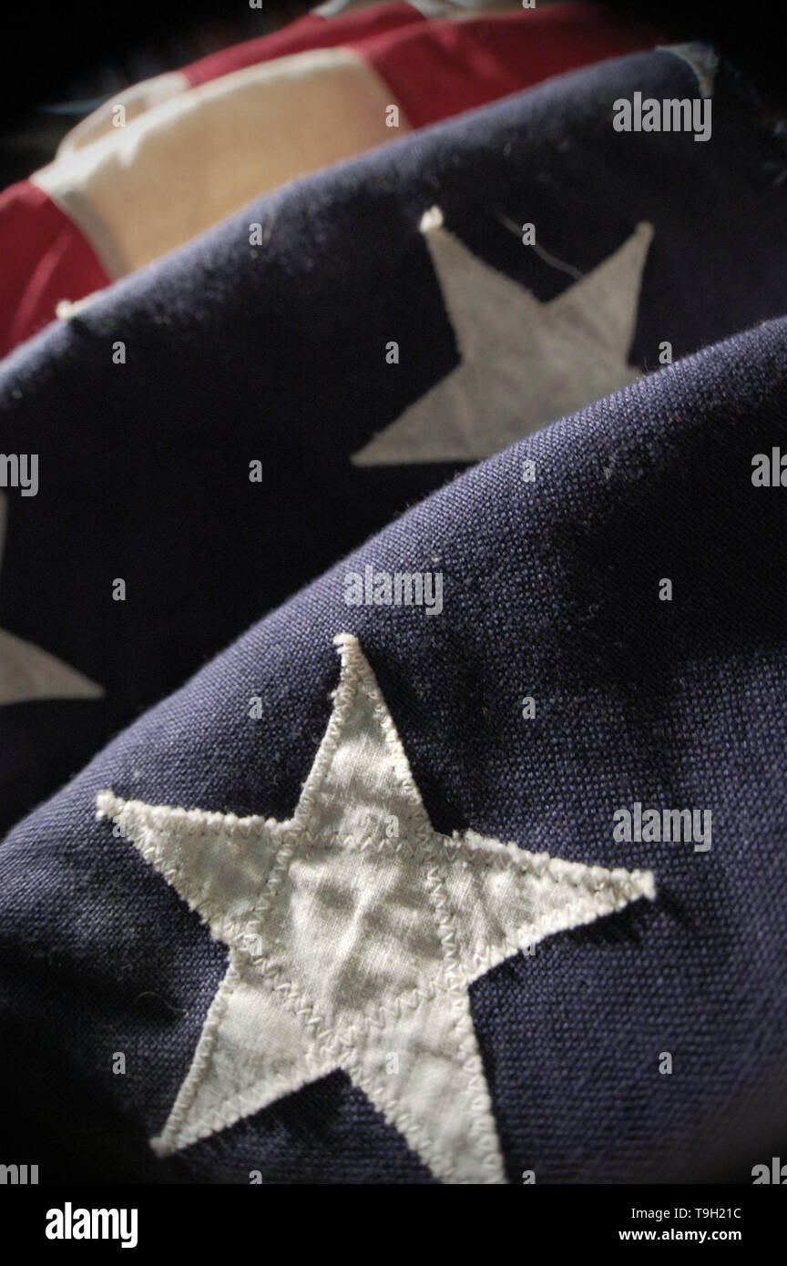 Flying u s flag hi-res stock photography and images - Alamy