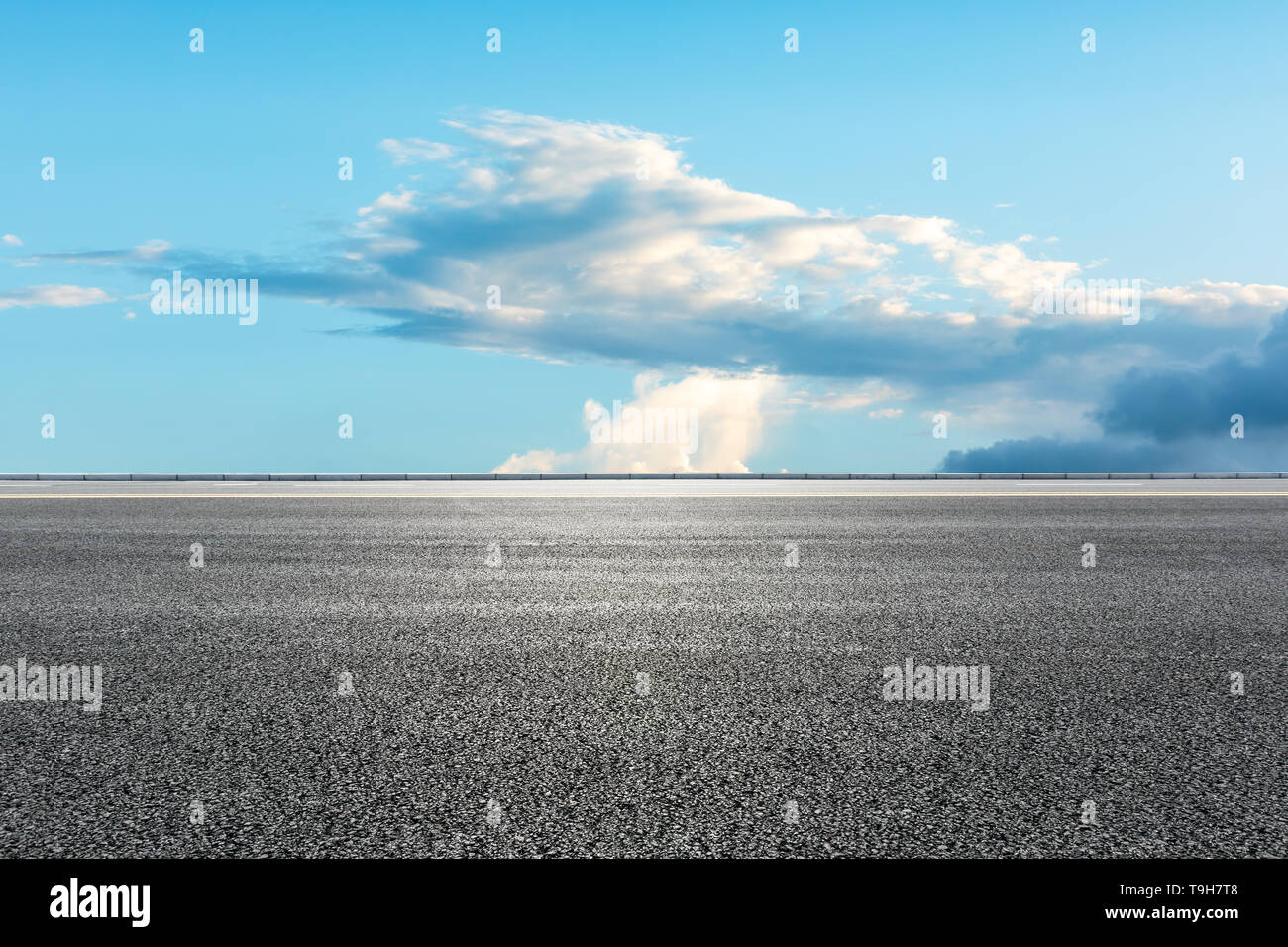 Freeway nature hi-res stock photography and images - Alamy