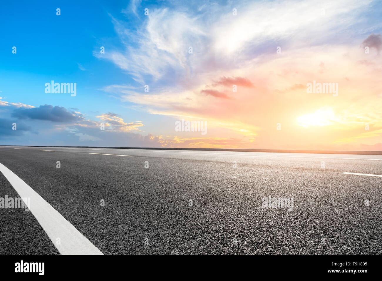 Empty road and sky nature landscape Stock Photo - Alamy