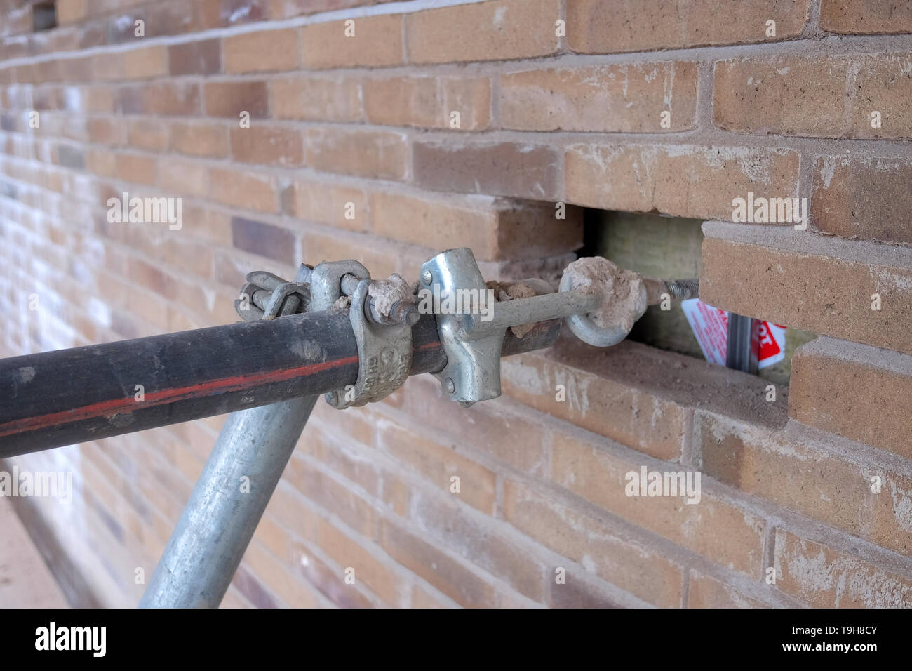 Scaffolding fixing hi-res stock photography and images - Alamy