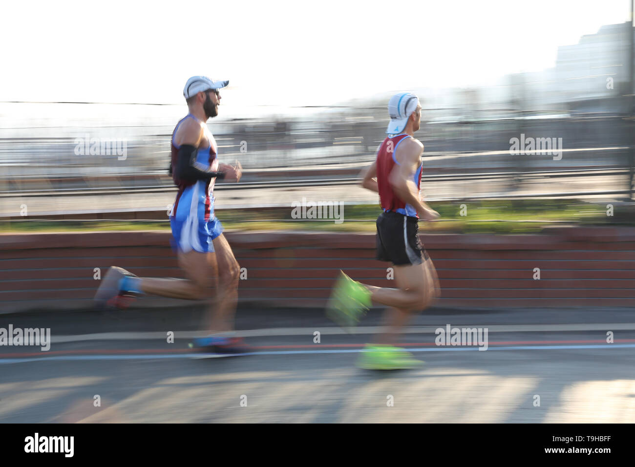 ISTANBUL, TURKEY - NOVEMBER 11, 2018: Athletes running in 40. Istanbul ...