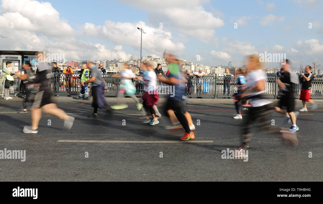 ISTANBUL, TURKEY - NOVEMBER 11, 2018: Athletes running in 40. Istanbul ...