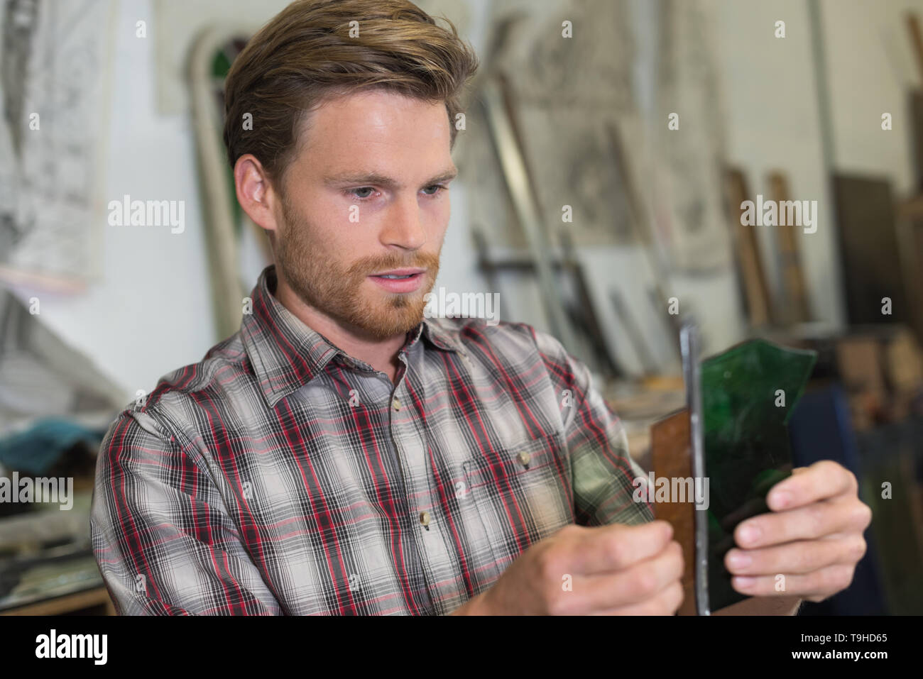 Male glass blower hi-res stock photography and images - Alamy