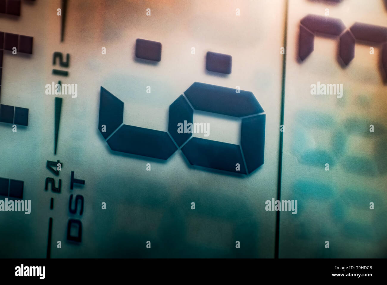 Digital hours and minutes display hi-res stock photography and images ...