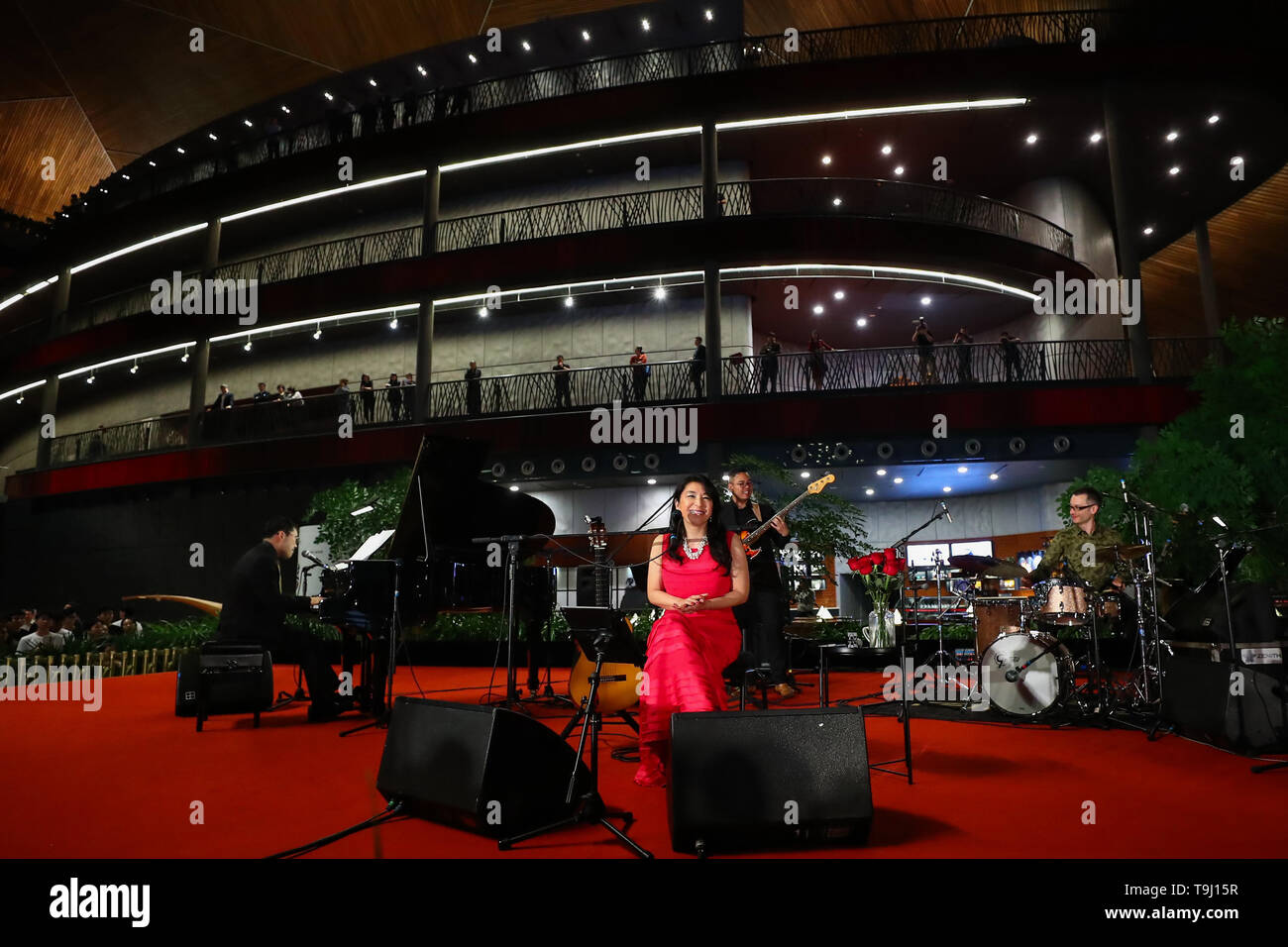 Lisa ono hi-res stock photography and images - Alamy