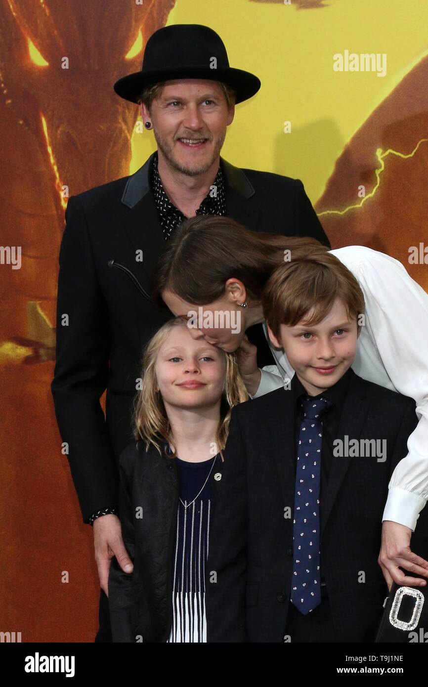 Renn hawkey gytta lubov hawkey fynn hawkey vera farmiga hi-res stock ...