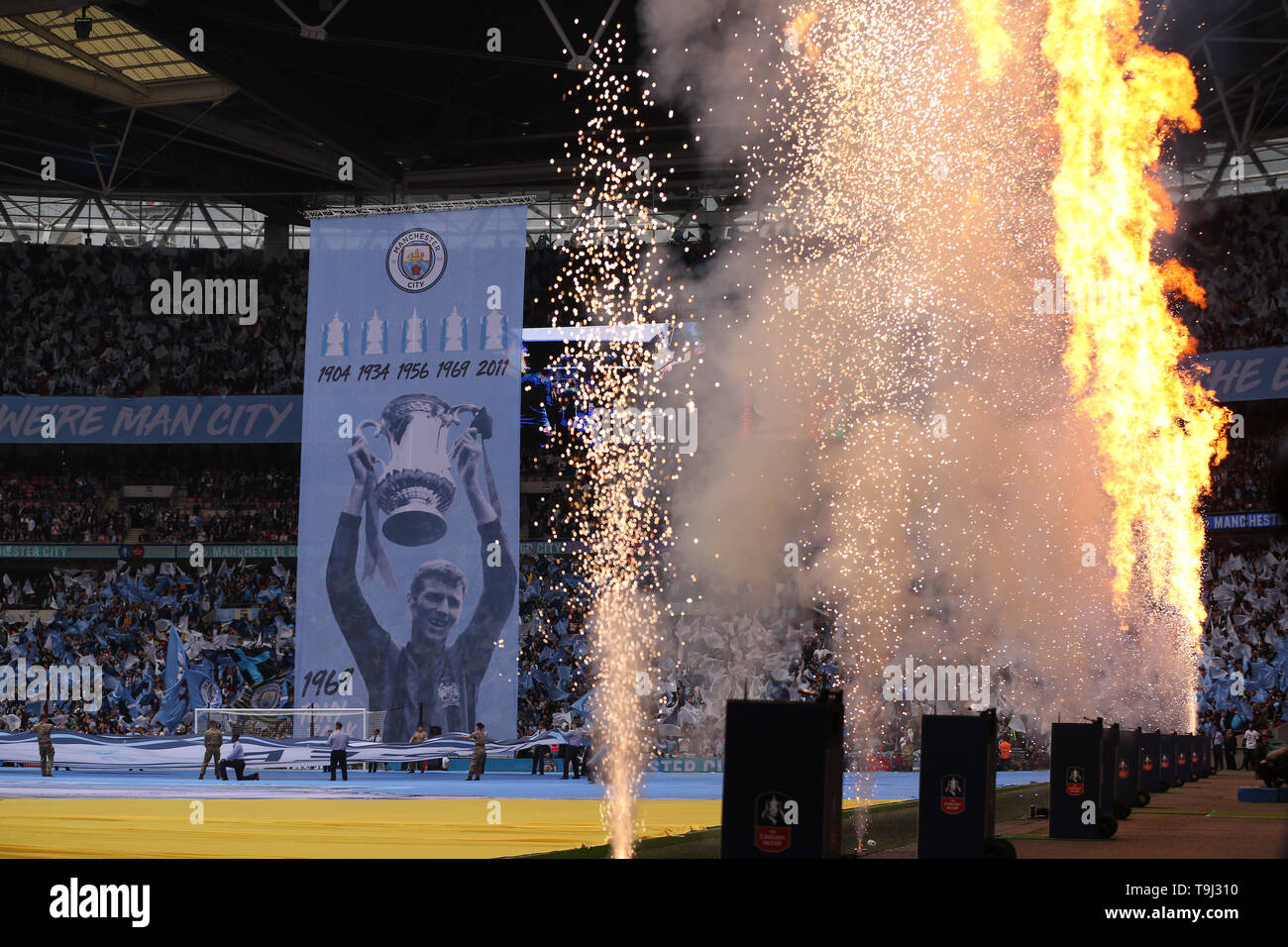 Football fireworks london hi-res stock photography and images - Alamy