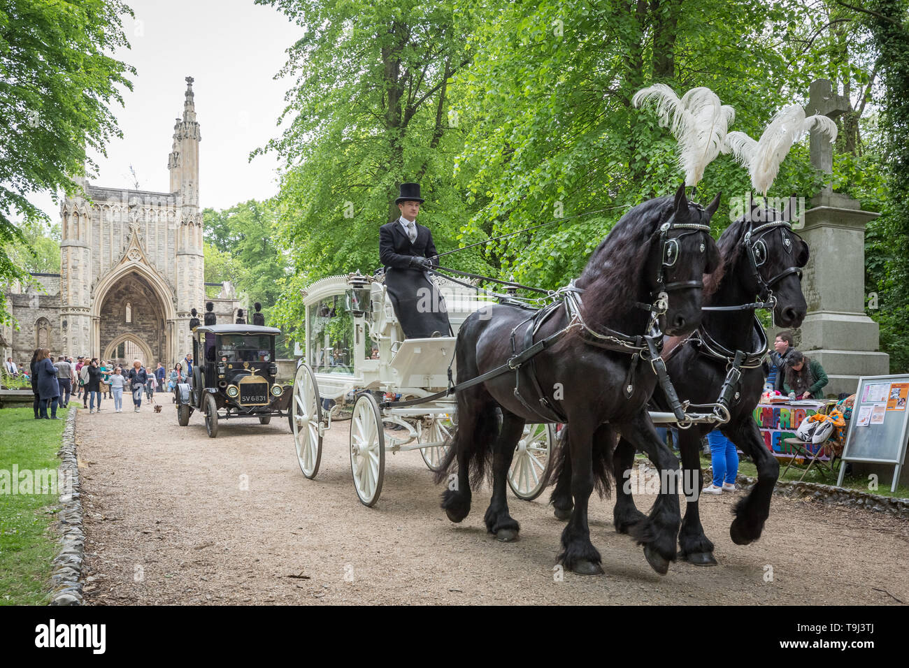Horse drawn funeral coach hi-res stock photography and images - Alamy
