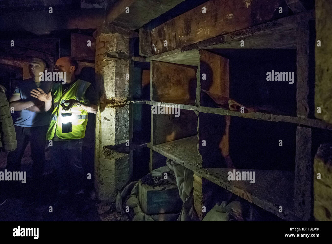 Nunhead crypt hi-res stock photography and images - Alamy