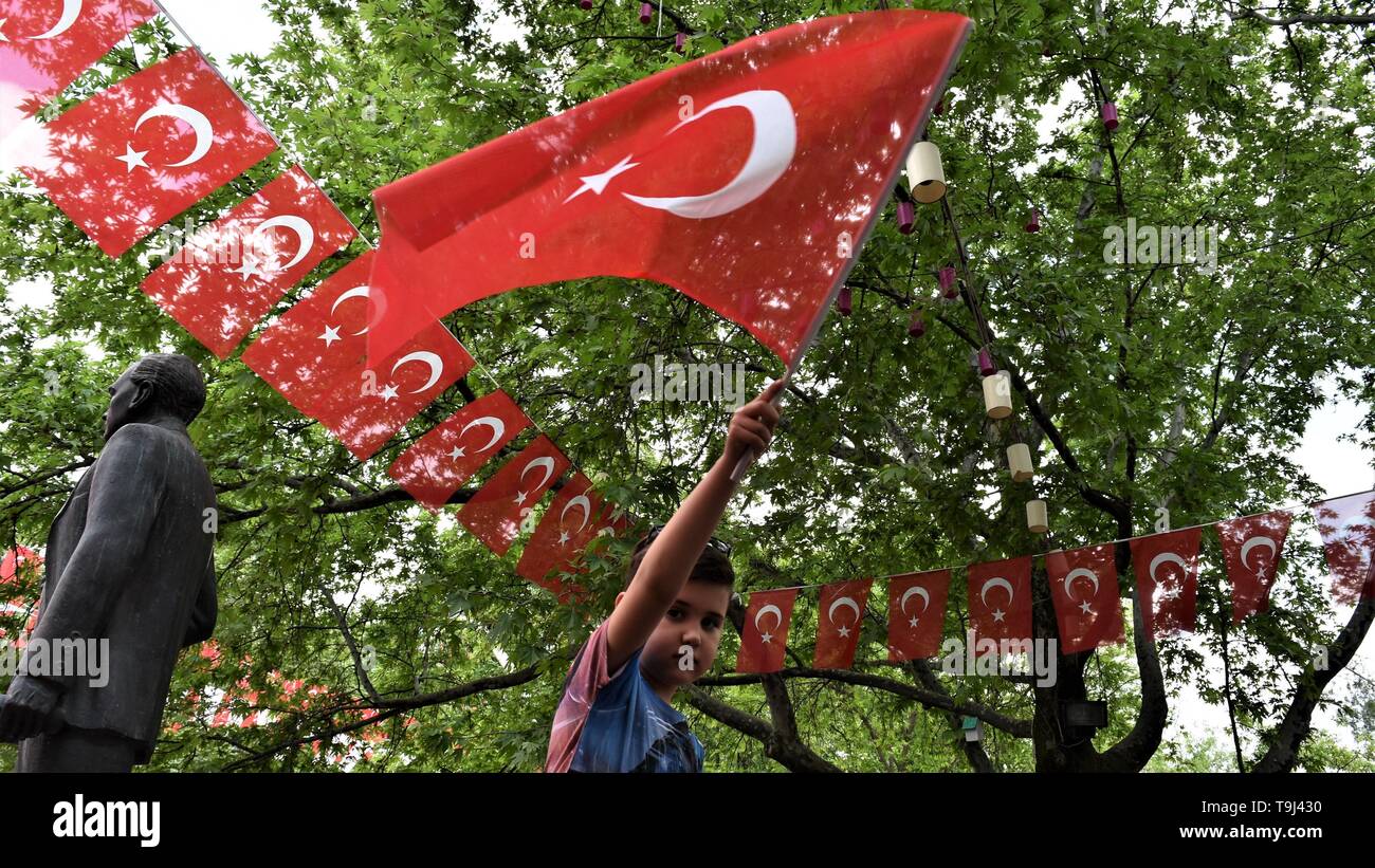Ankara, Turkey. 19th May, 2019. A boy waves a Turkish national flag ...