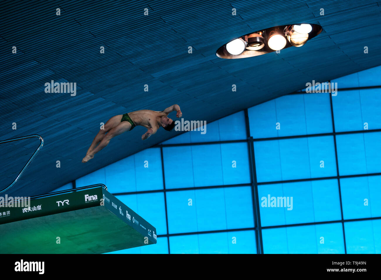 London, UK. 19th May, 2019. Domonic Bedggood of Australia competes in ...