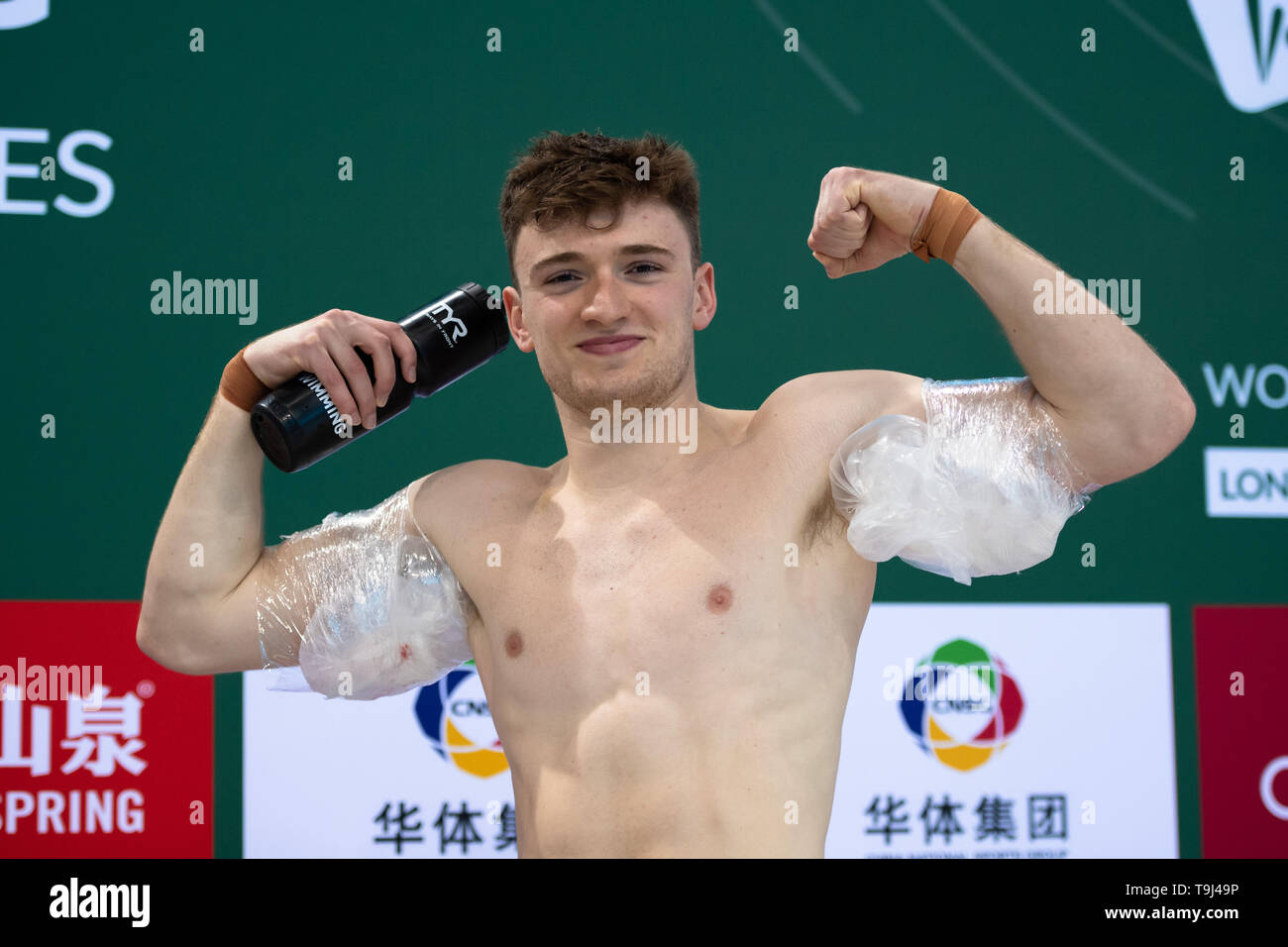 London, UK. 19th May, 2019. Matty Lee of Great Britain shows his arms ...