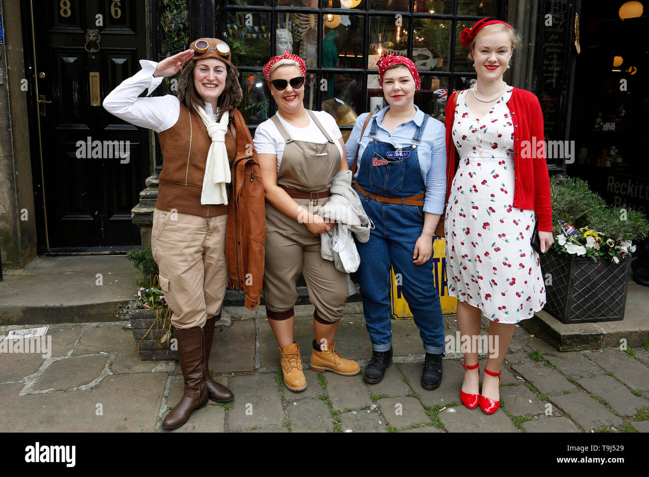 Haworth 1940s weekend 2019 hi-res stock photography and images - Alamy