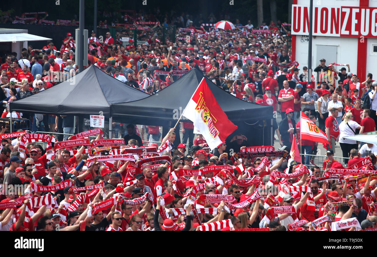 Berlin, Germany. 19th May, 2019. Soccer: 2nd Bundesliga, Public Viewing ...