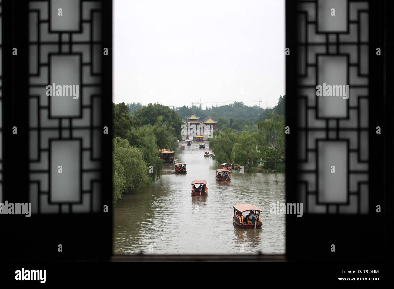 Delong lake hi-res stock photography and images - Alamy