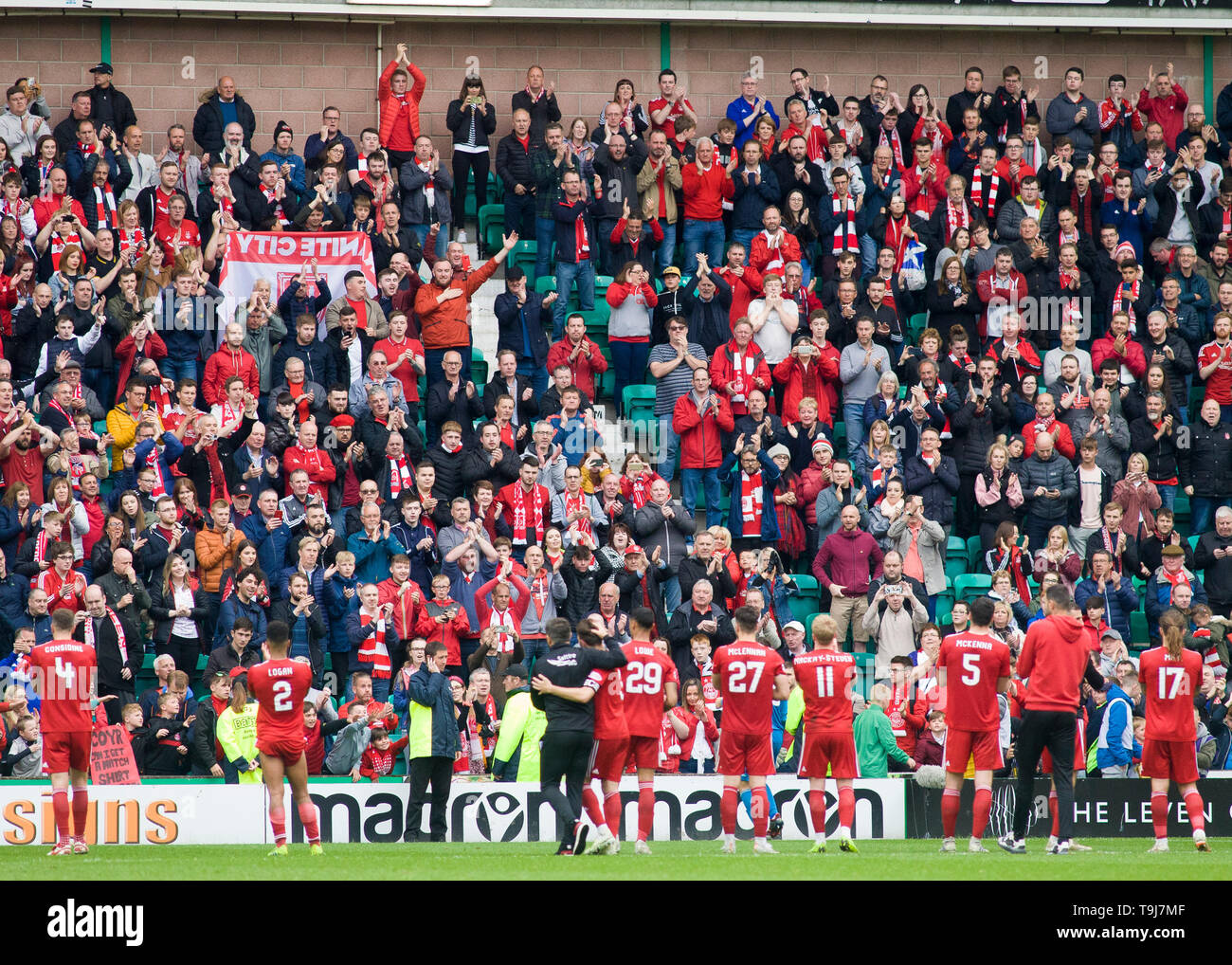 Hibs fans hi-res stock photography and images - Alamy