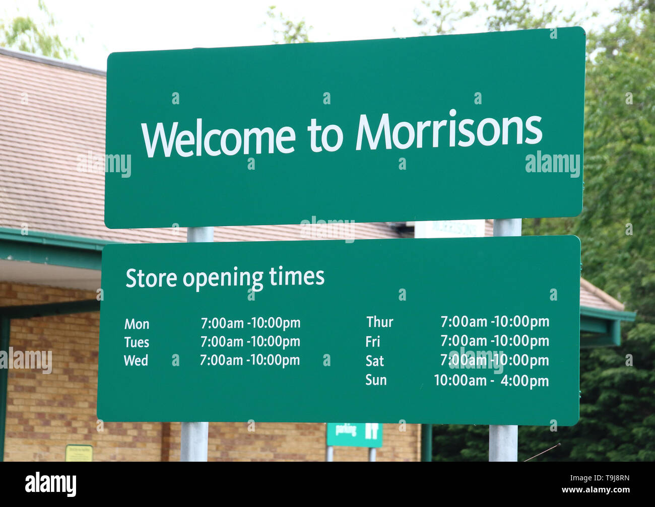 Morrisons store sign hi-res stock photography and images - Alamy