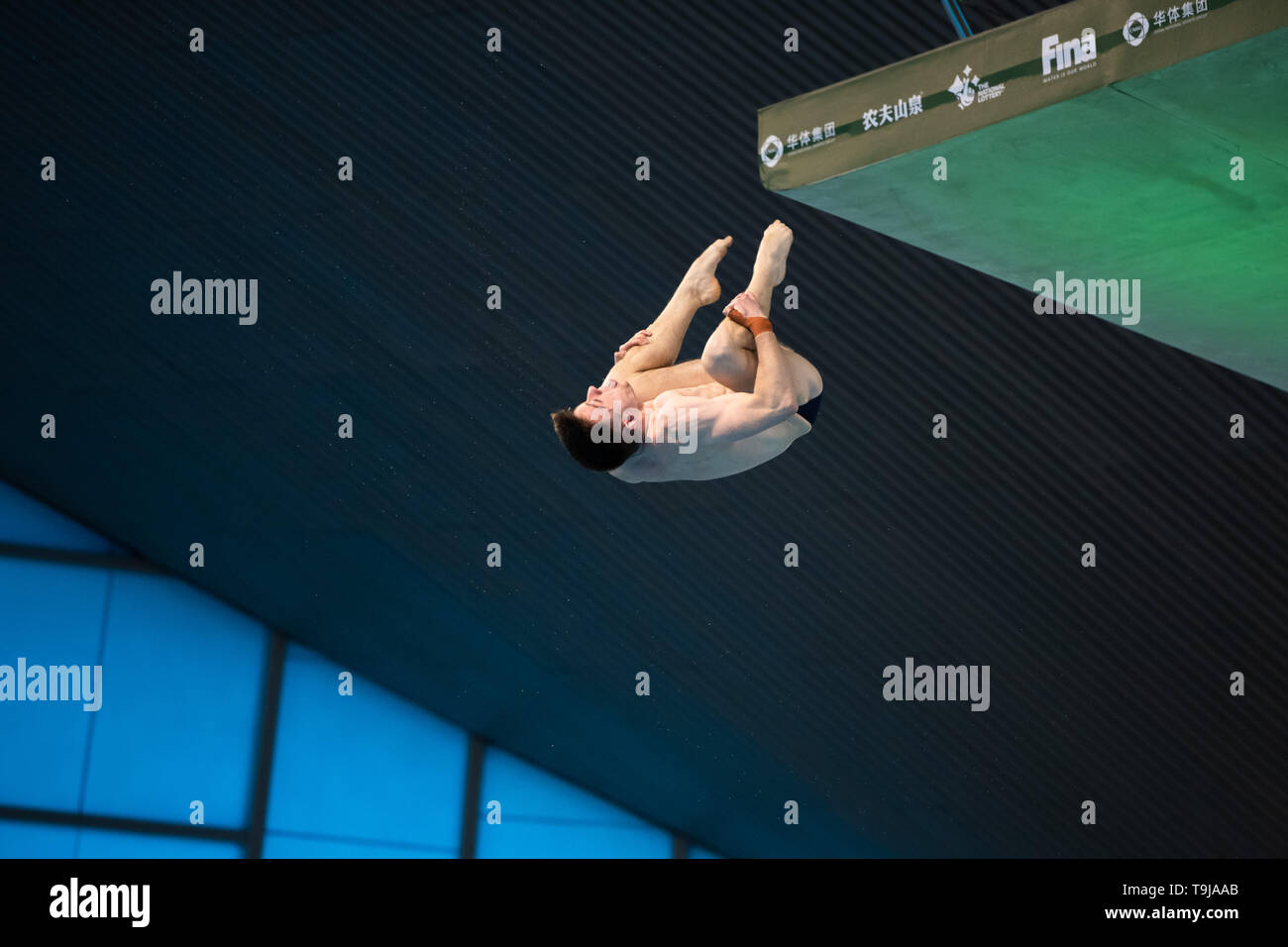 London, UK. 19th May, 2019. Matty Lee of Great Britain competes in Men ...