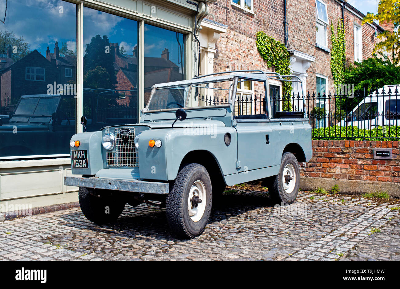Autoblog Land Rover Pick Up