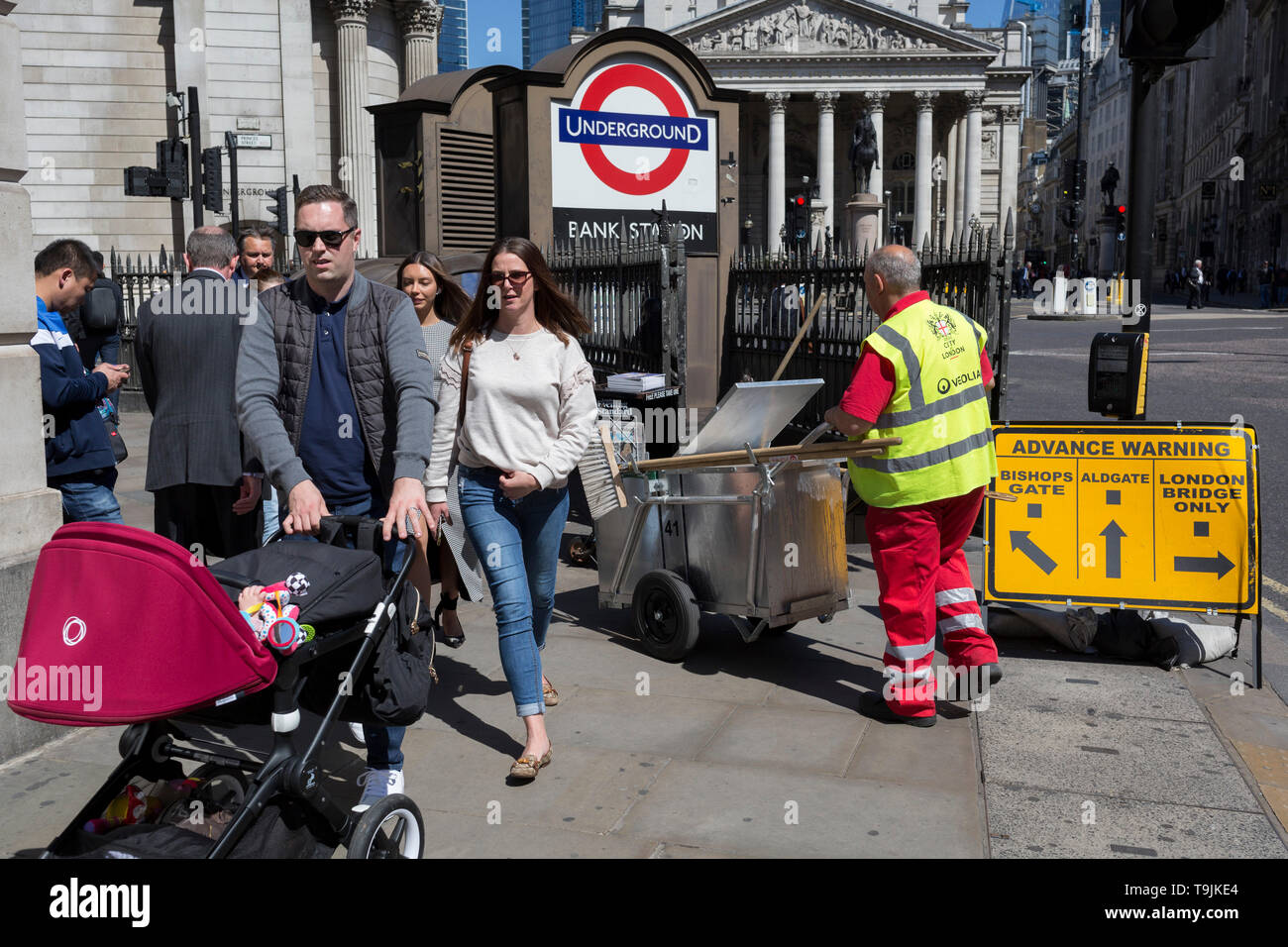 Cleaning london bank hi-res stock photography and images - Alamy