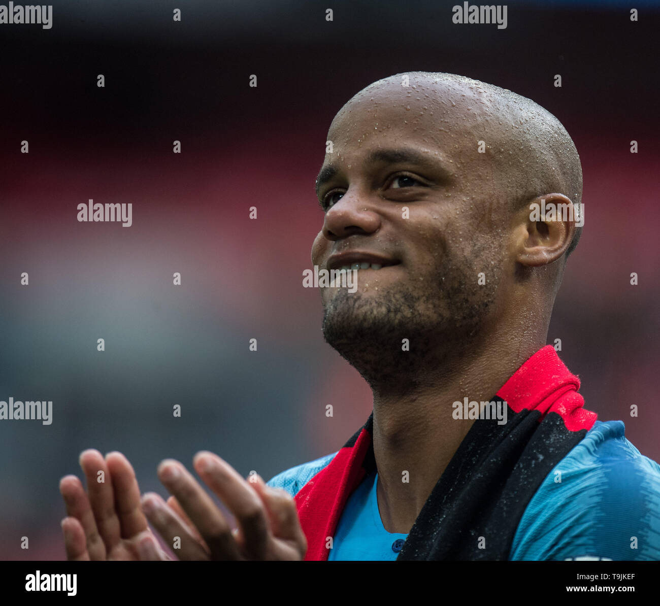 LONDON, ENGLAND - MAY 18: Vincent Kompany of Manchester City celebrate ...