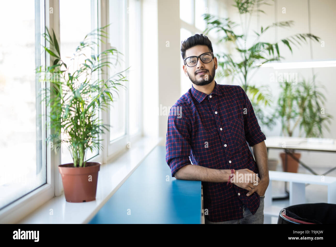 Startup small entrepreneur SME. Portrait young Asian small business ...