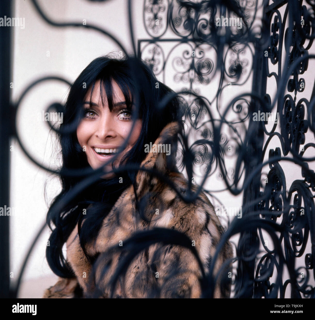 Porträtaufnahme der deutschen Schauspielerin und Sängerin Dunja Rajter ...