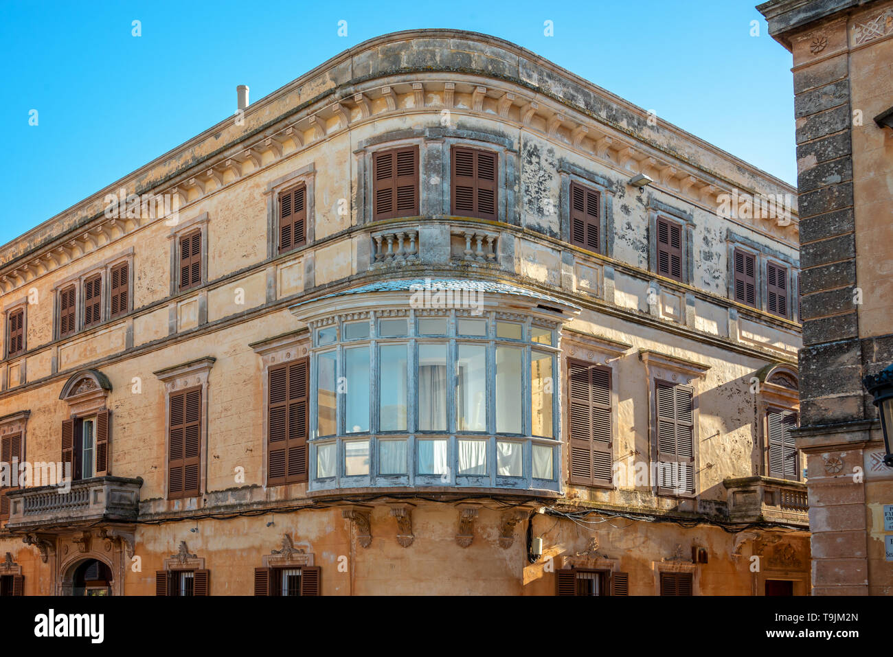 Bow window hi-res stock photography and images - Alamy