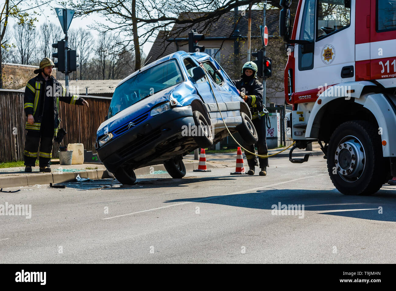 the car drove through the intersection to the red signal of the traffic ...