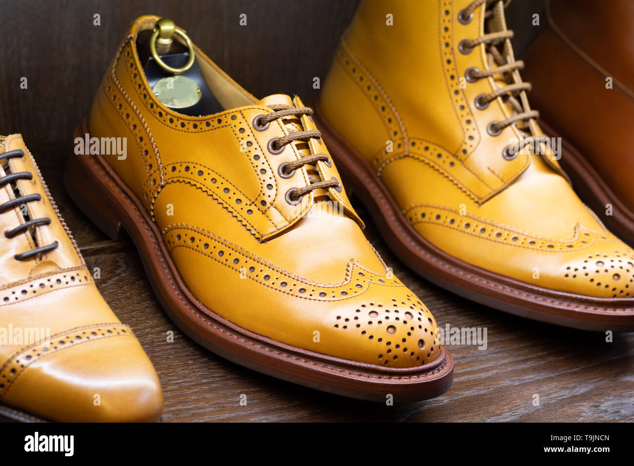 men footwear boutique store Stock Photo - Alamy