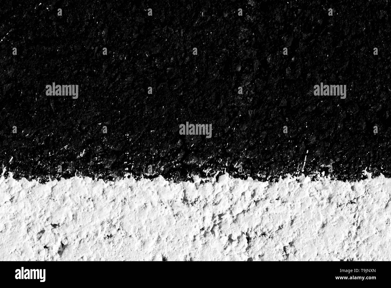Close up image of newly painted white lines on asphalt Stock Photo - Alamy