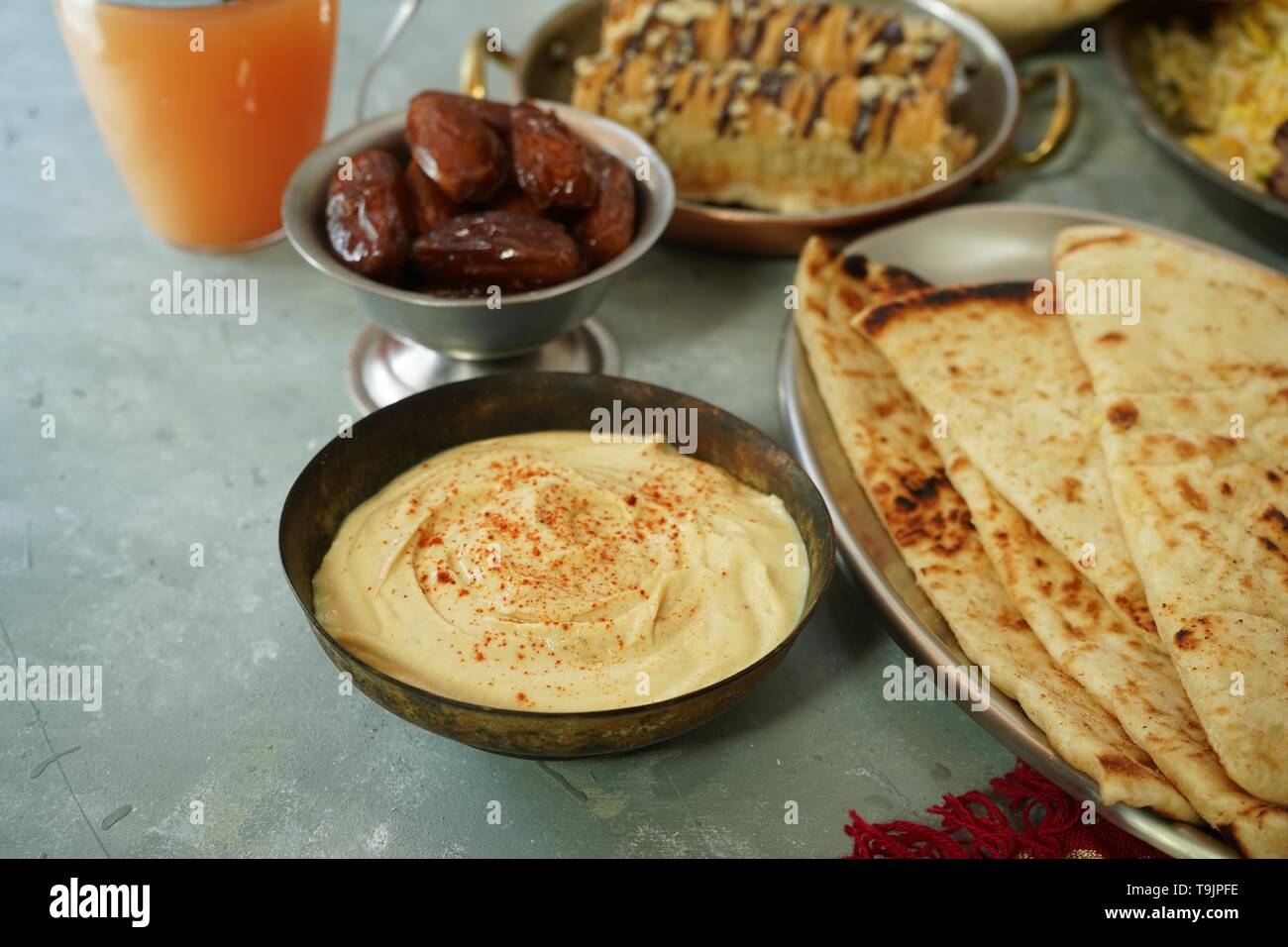 Arab food feast hi-res stock photography and images - Alamy